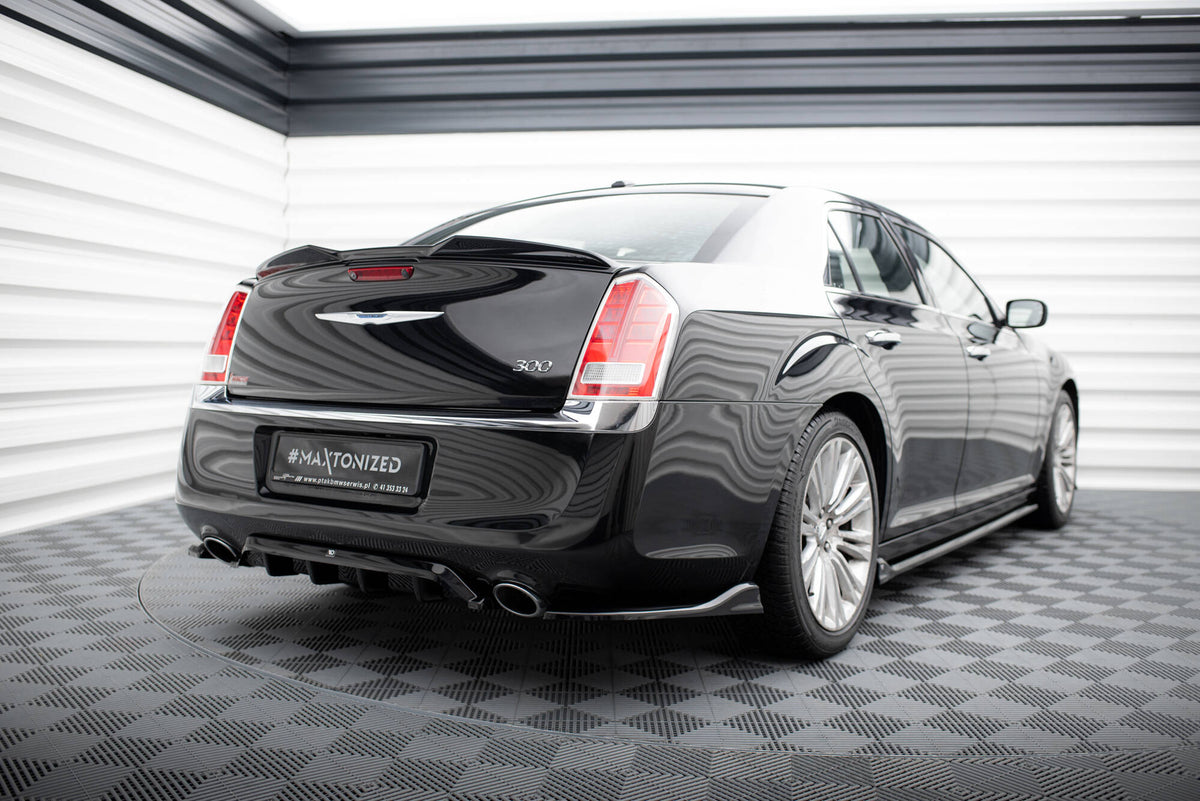 Maxton Design - Central Rear Splitter (with Vertical Bars) Chrysler 300 ...