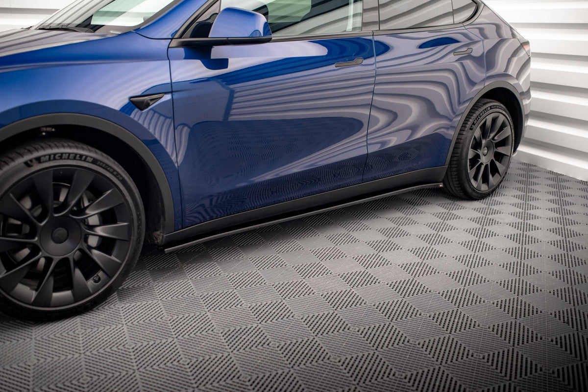 Maxton Design - Side Skirts Diffusers V.2 Tesla Model Y | Royal Body Kits
